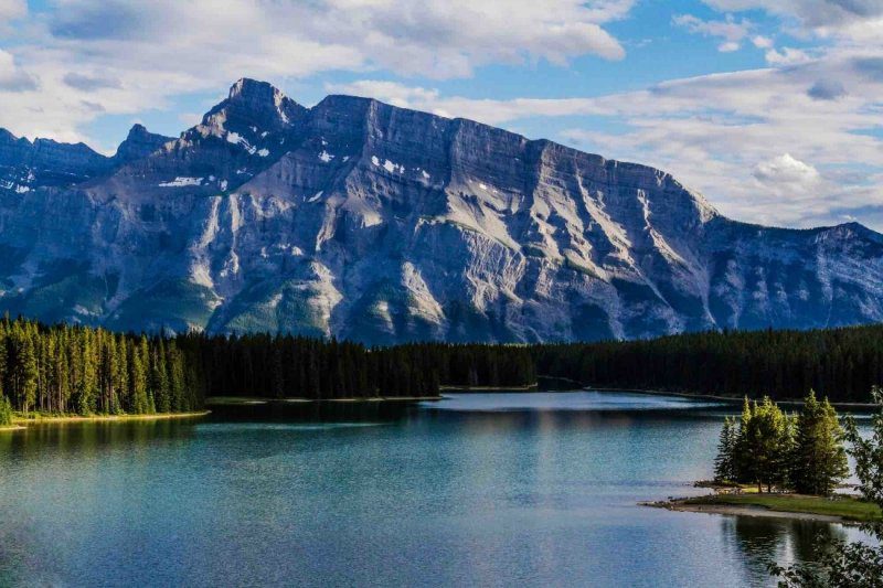 Calgary Beaches: 12 awesome options to explore right now