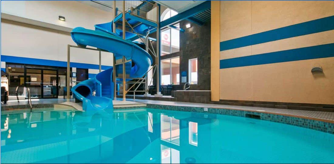 Edmonton Hotels With Waterslides: 13 Pools To Plunge Into!