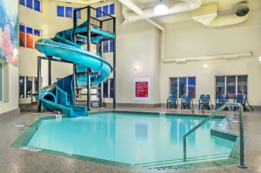 Edmonton Hotels With Waterslides 13 Pools To Plunge Into