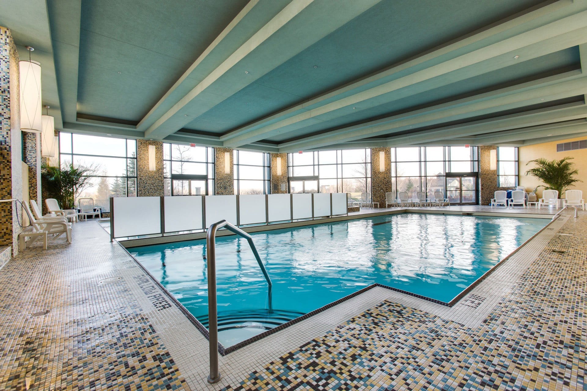 Ottawa Hotels with Pools: 12 Fun Options